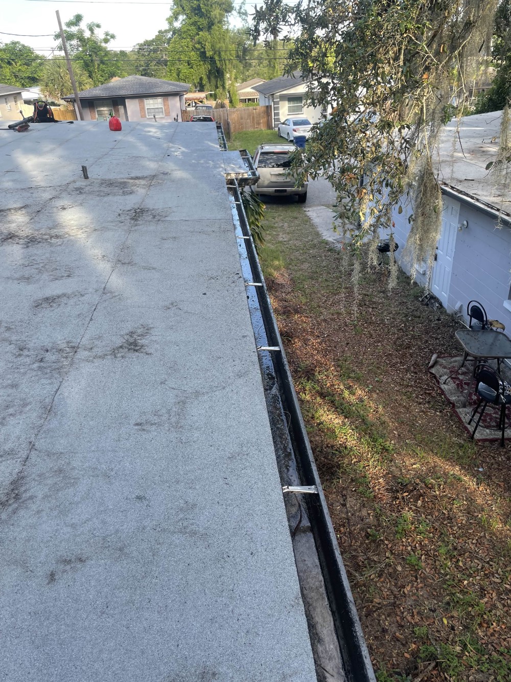 Gutter Cleaning and Roof Blow-Off in Tampa, FL | Diamond Pressure Washing Bros LLC